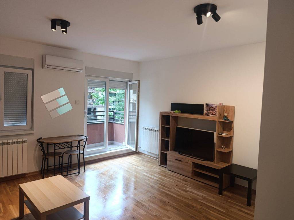 Dvosobni stan Ulica Dva bela goluba 14, Mirijevo - Novo Mirijevo, Beograd