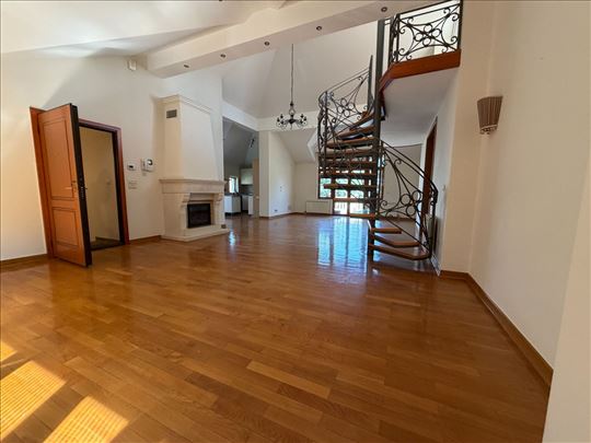 Atraktivan stan 3.0 na Senjaku, 175 m² + garaža