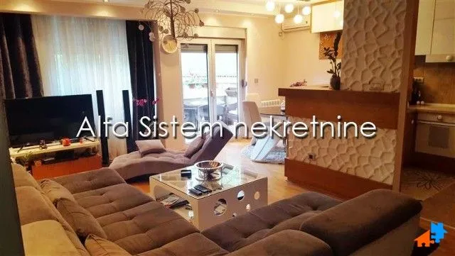 Izdavanje, trosoban stan, 82m², Lion, Zvezdara Sve Podlokacije