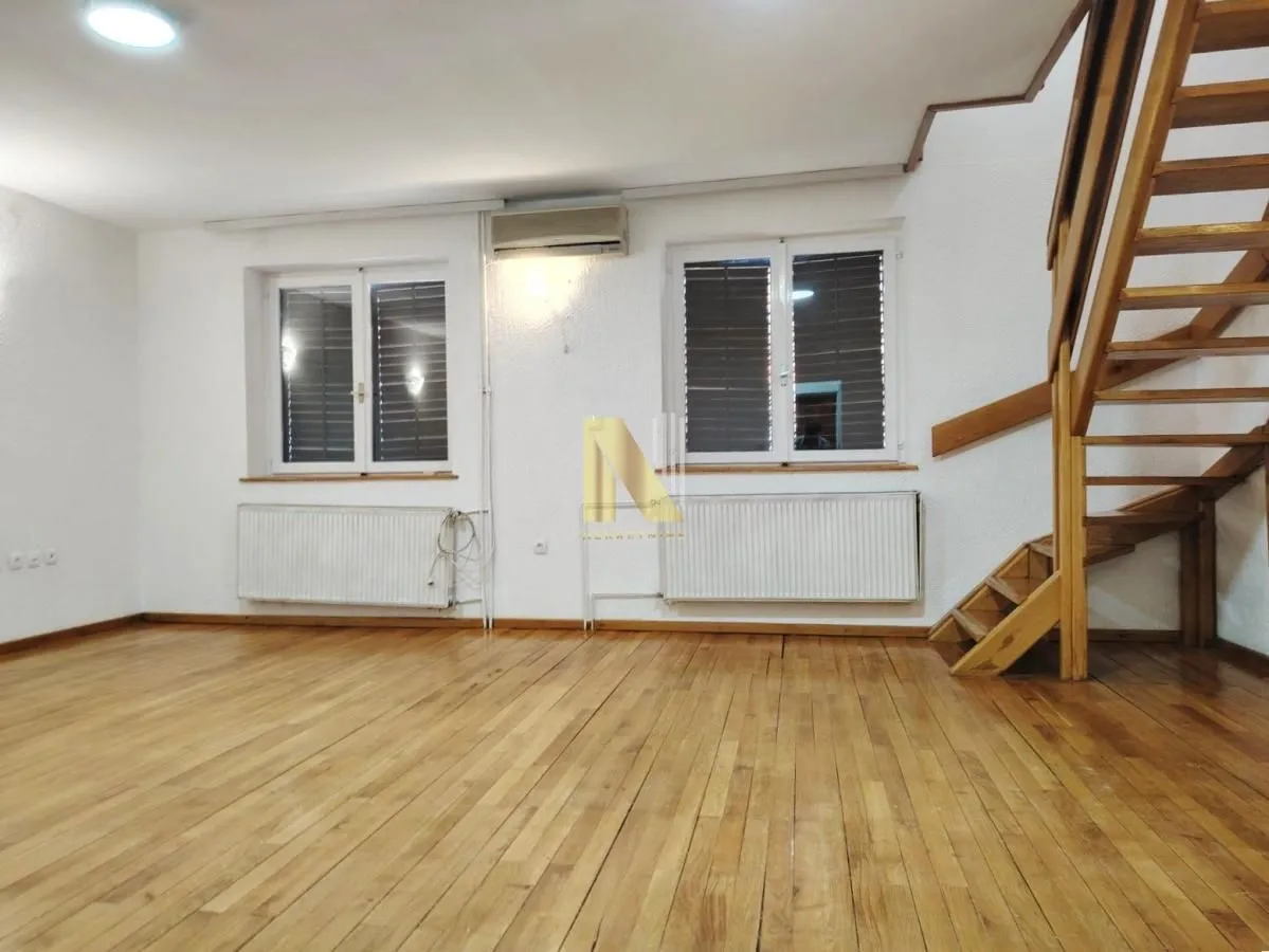 Izdavanje, kuća, 80m², Centar, Novi Sad
