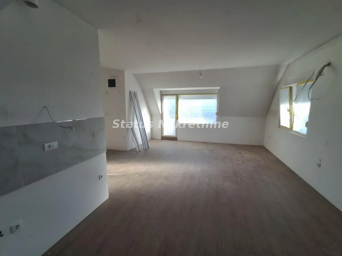 Prodaja, četvorosoban stan, 65m², Veternik, Novi Sad Sve Podlokacije