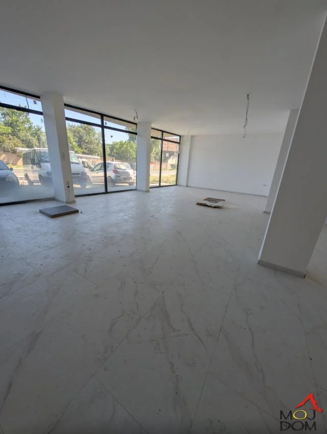 NOVI SAD - PODBARA - IZDAVANJE NEKRETNINA - 421 m2 - 4,000€