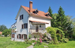 Draževac, Vinogradi, dva objekta, plac 28,6 ari ID#10519