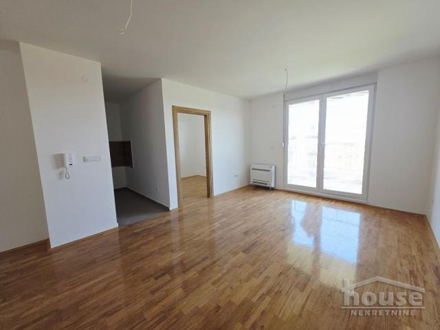PETROVARADIN - MIŠELUK - 80.00 m2