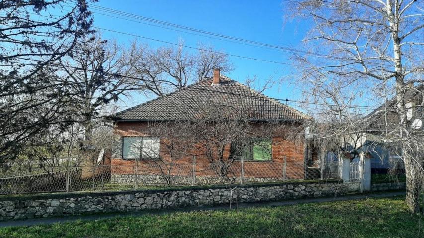 PRODAJA PORODIČNE KUĆE – SRBOBRAN, BRANISLAVA NUŠIĆA 2