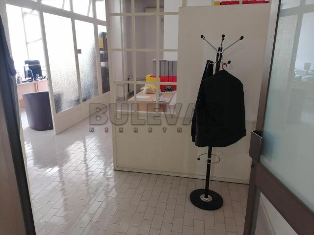 Odličan lokal, Zona 2, 47m2, 1. sprat