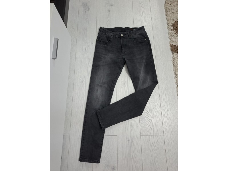 Muske farmerke,vel. 32