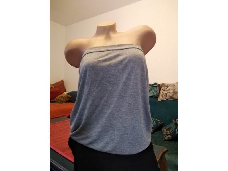JUST FEMALE, sivi top-majica, S-M, nekorišćen