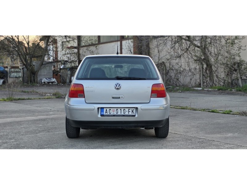 Volkswagen GOLF 4
