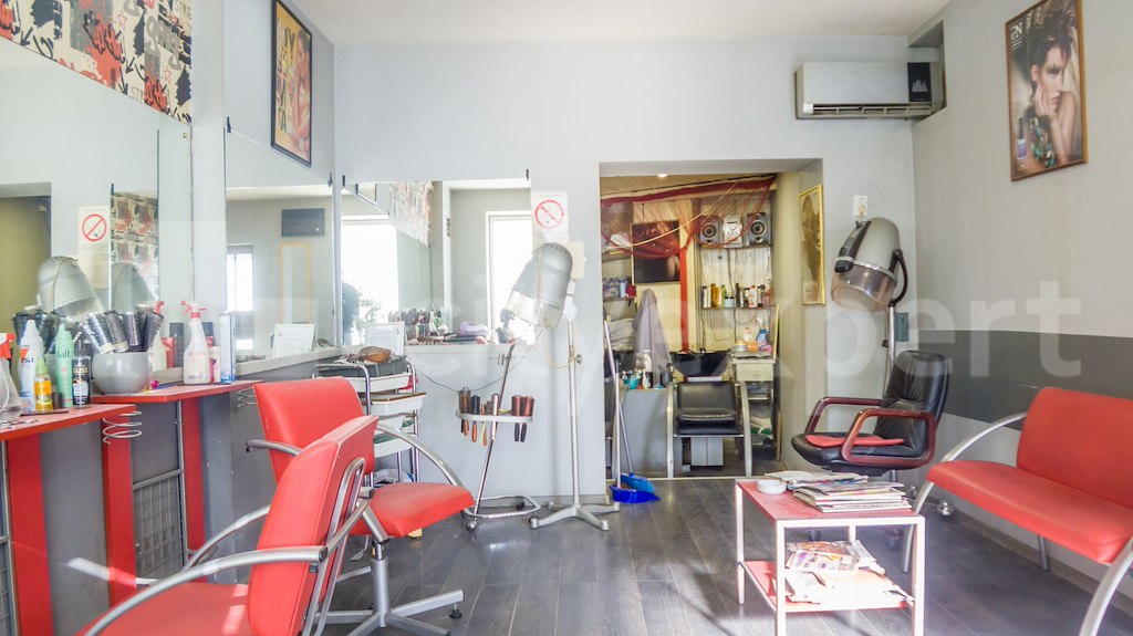 Lokal za izdavanje BEZ PROVIZIJE: Jednosoban, 30m², Vojvode Stepe, Voždovac - 350€