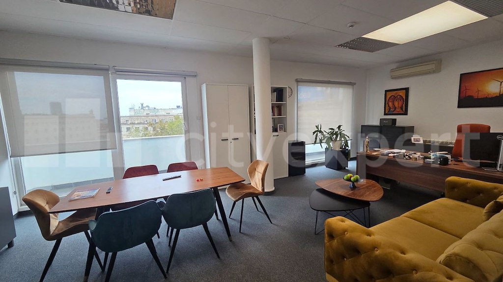 Poslovni prostor za izdavanje BEZ PROVIZIJE: Ostalo, 300m², Trg Nikole Pašića, Stari grad - 3300€