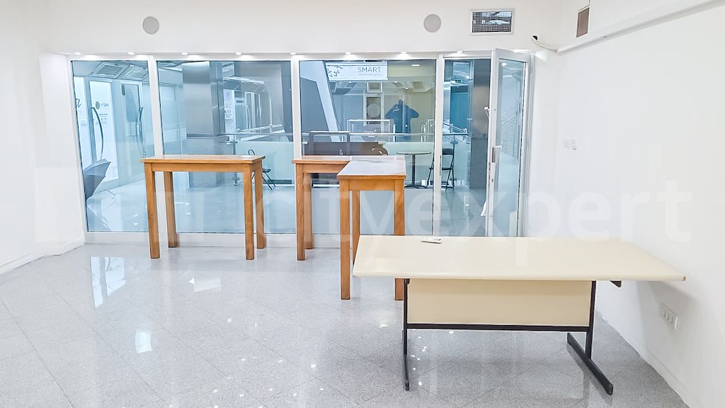 Lokal Izdavanje Novi Sad Bez skrivenih troškova - 40m², Kralja Aleksandra, Novi Sad - 300€