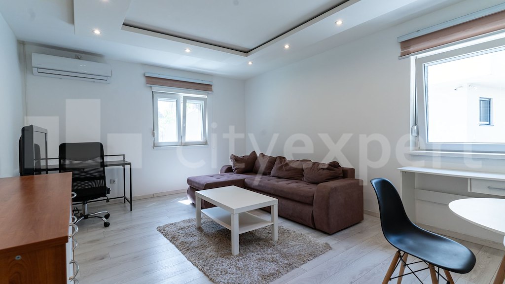 Stan u kući za prodaju BEZ PROVIZIJE - Dvosoban, 50m², Braće Amar, Zvezdara - 190000€