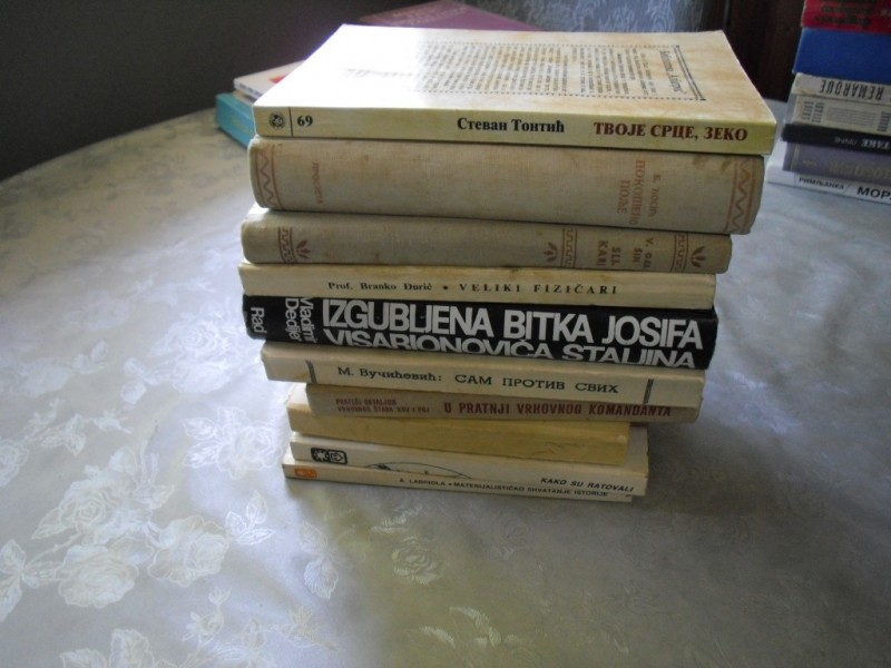 LOT OD 10 KNJIGA