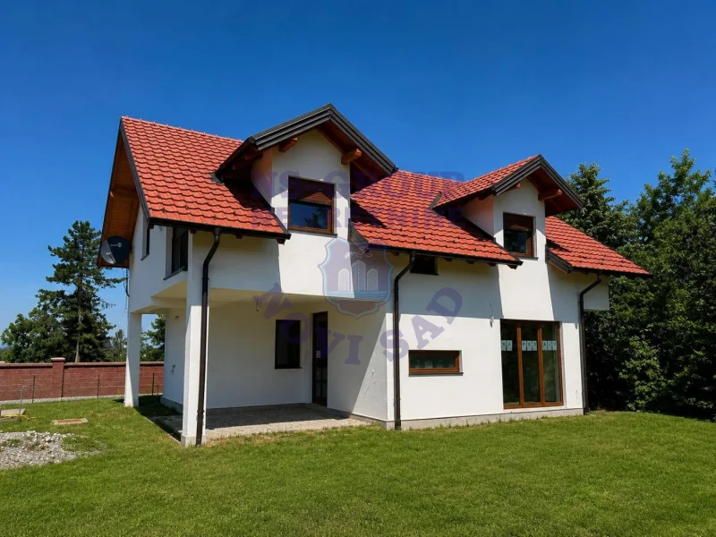 Banstol, Sremski Karlovci