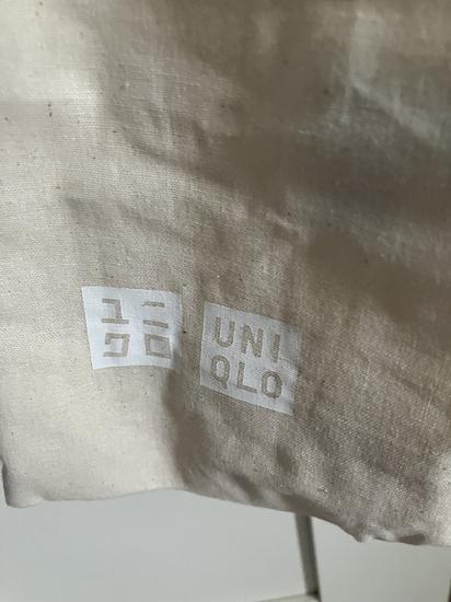Uniqlo ceger nov sa etiketor