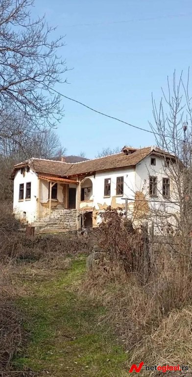 Na prodaju kuca sa zemljistem na Staroj Planini-Senokos