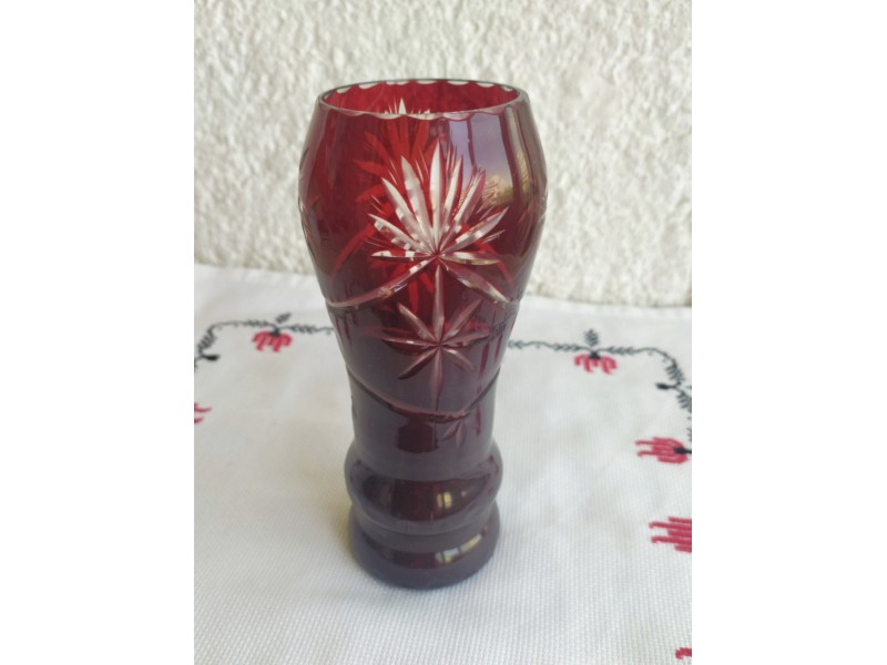 Vintage BOHEMIA Rubin Crvena Brušena Staklena Vaza