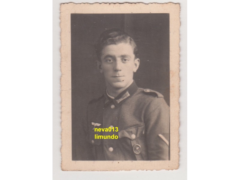 FOTOGRAFIJA -Mladi vojnik u uniformi Nemackog Vermahta