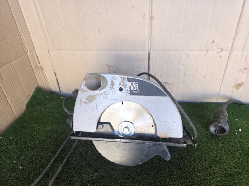 Black decker rucni cirkular