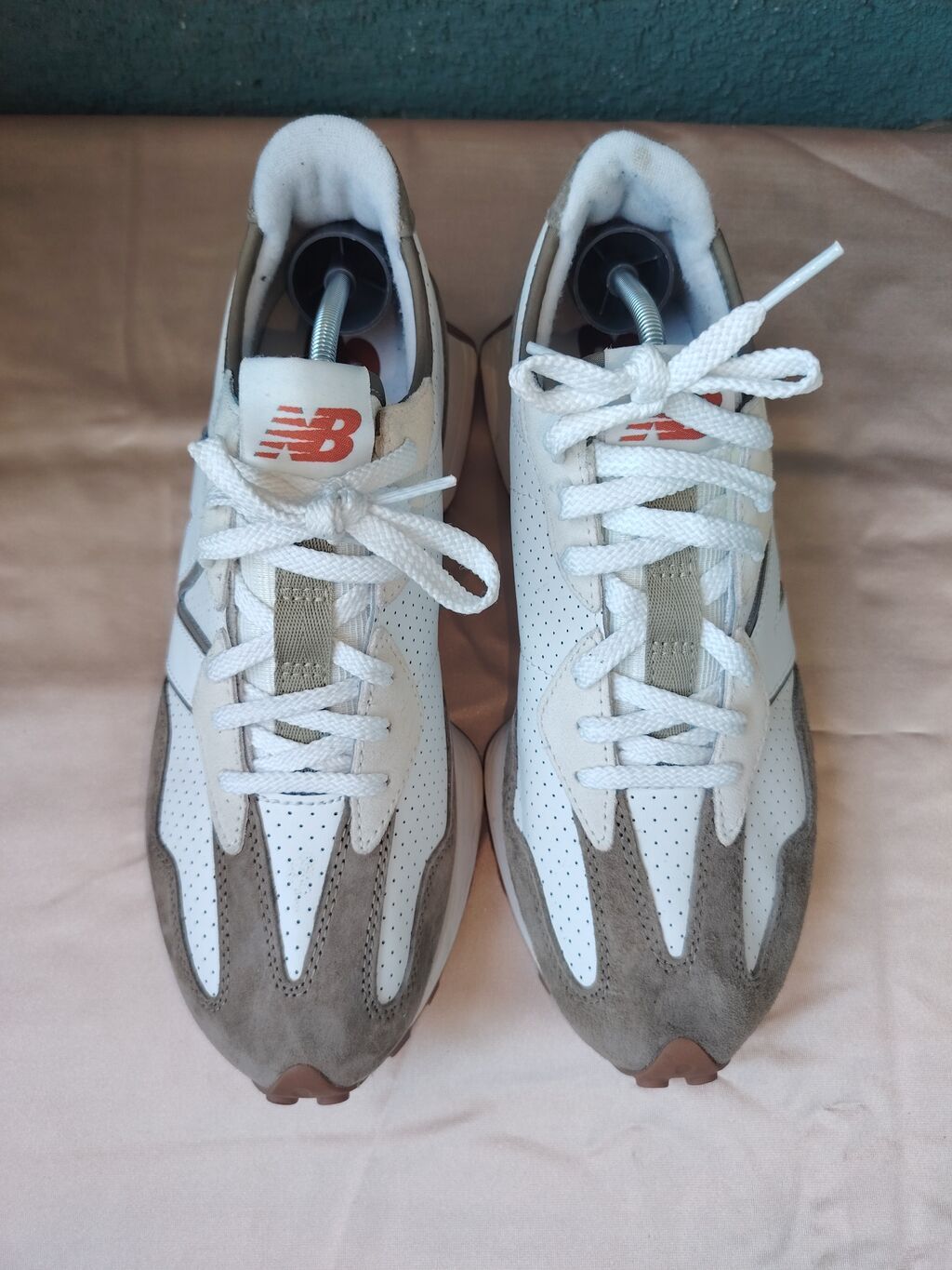 New Balance patike – kožni/perforirani gornjište, kombinacija bele