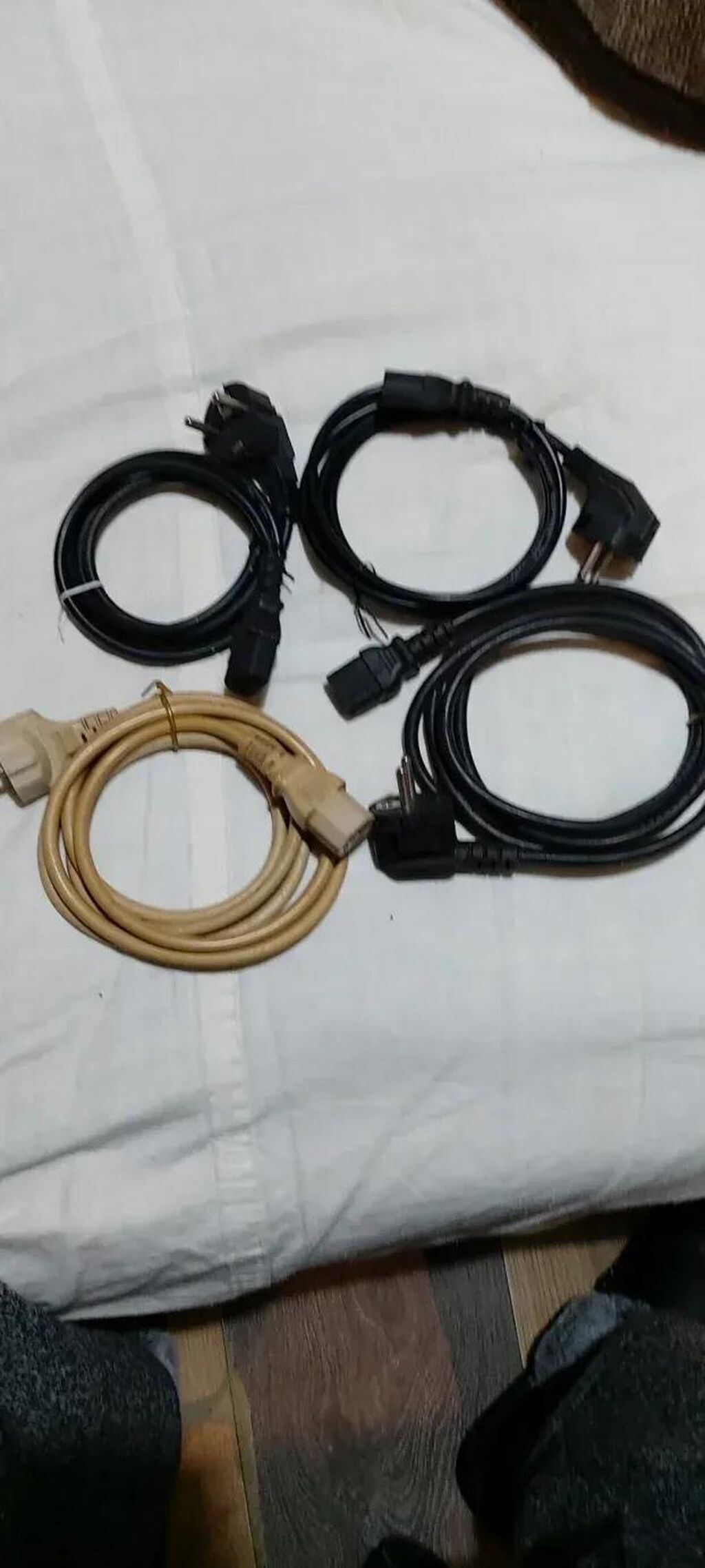 PRIKLJUČNI KABEL ZA KOMPJUTER POLOVAN | Polovan, ispravan