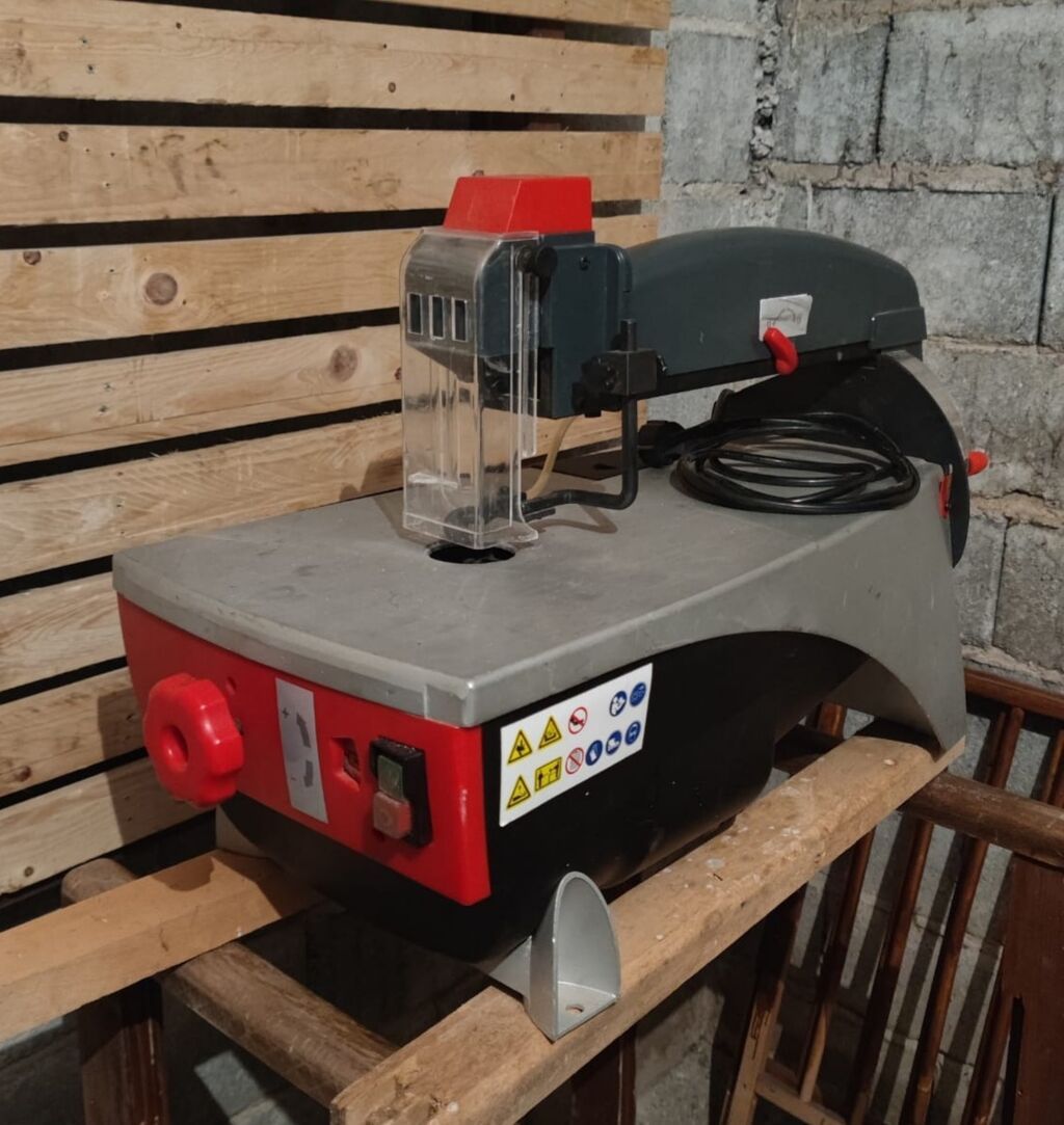 Bansek Dekupaciona testera (scroll saw) sa gornjom polugom i zaštitnim