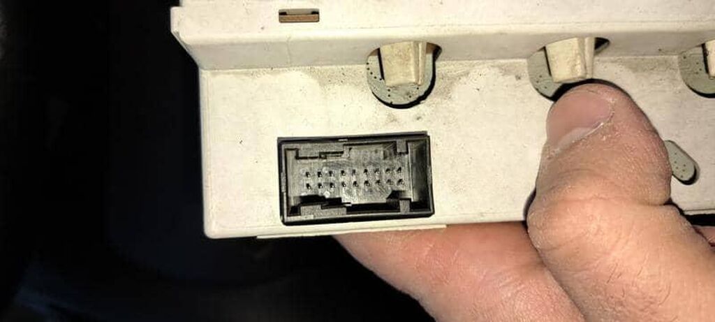 DISPLEJ CRNI DZEK ZA PEUGEOT 206 | imam sve delove za peugeot 206