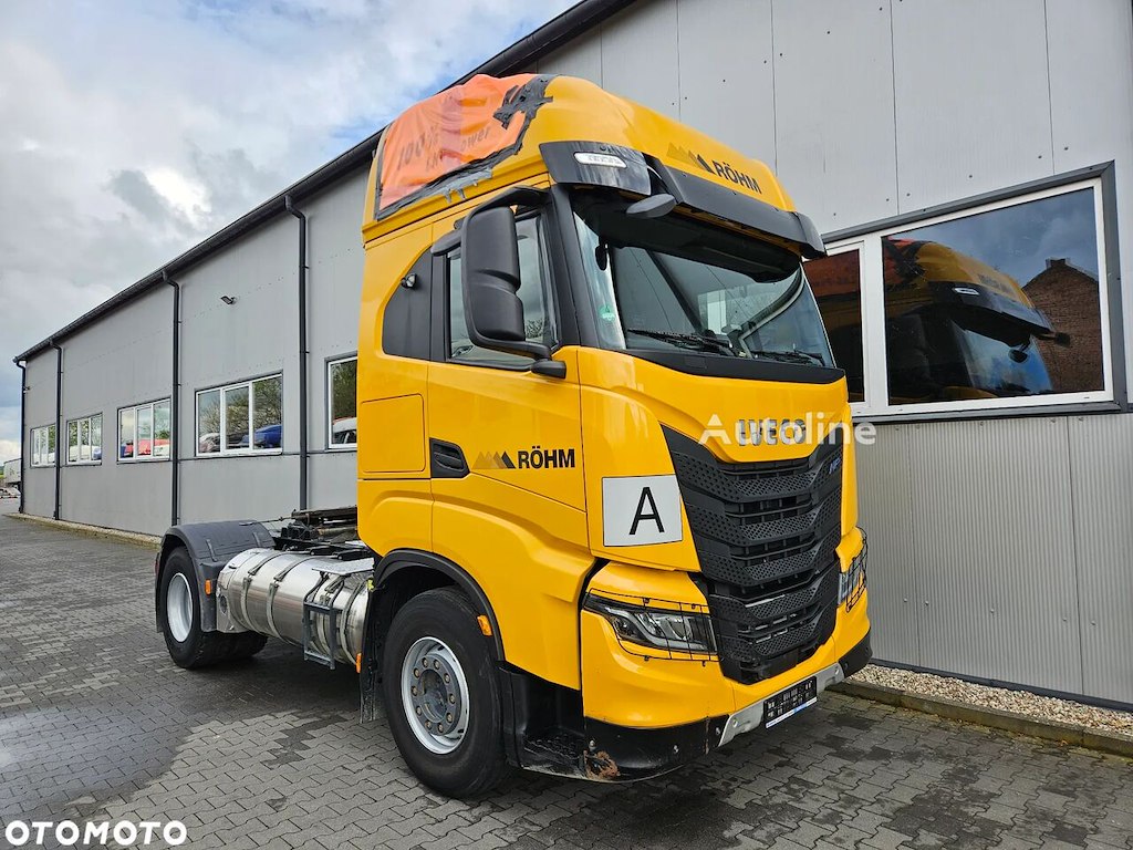 IVECO S-Way 460 tegljač