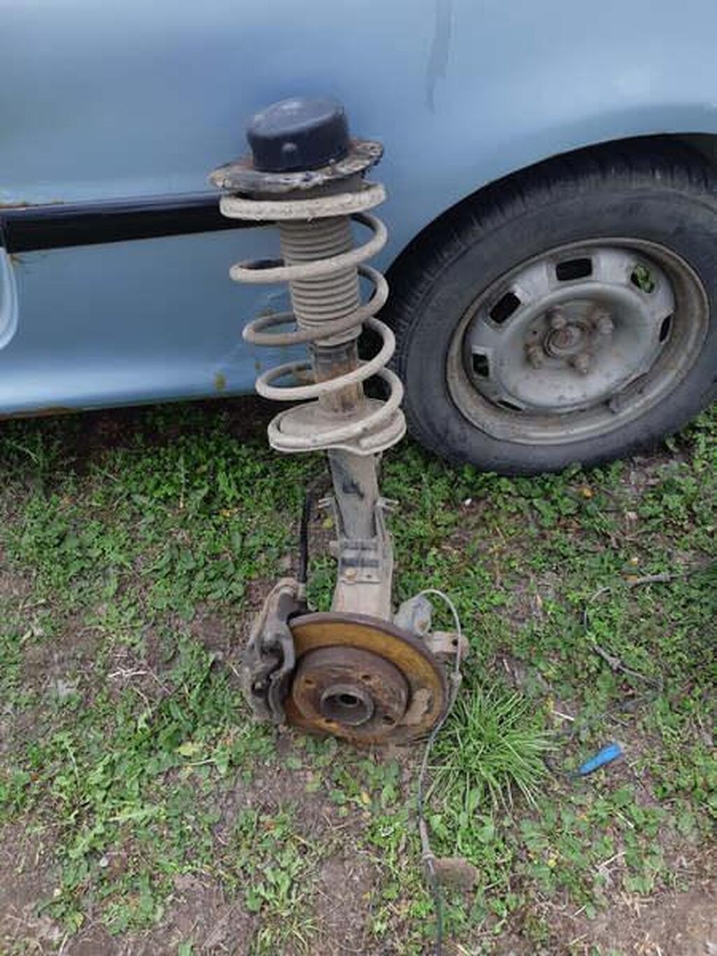 KOČIONA KLEŠTA ZA PEUGEOT 206 | Kočiona klešta za peugeot 206.Imam