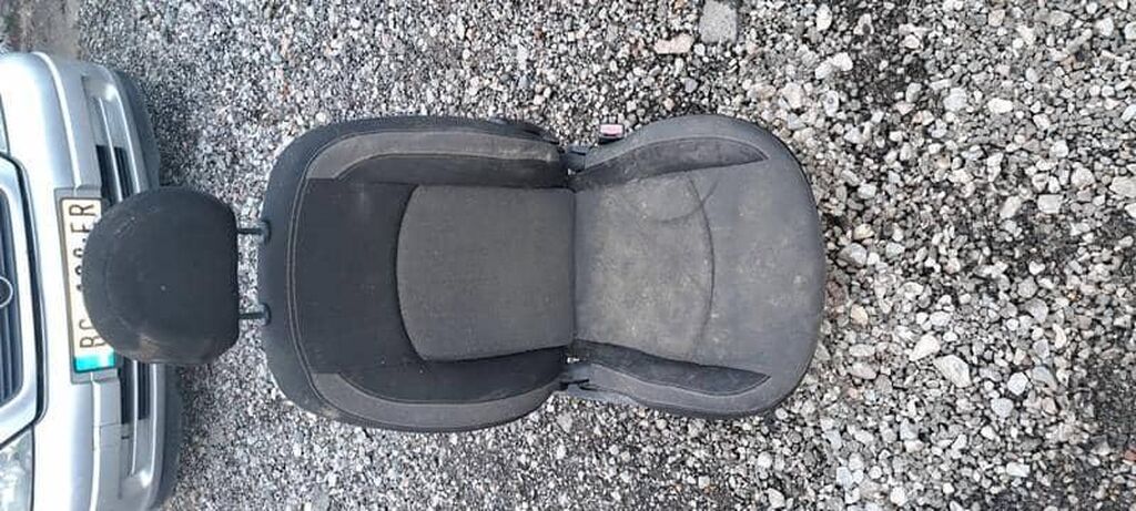 DESNO SEDISTE KAO NOVO ZA PEUGEOT 206 | treba oprati sediste inace