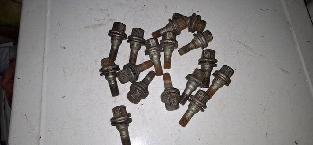 BREZONI ZA ALUFELNE ZA PEUGEOT 206 | 16 brezona za aluminijumske