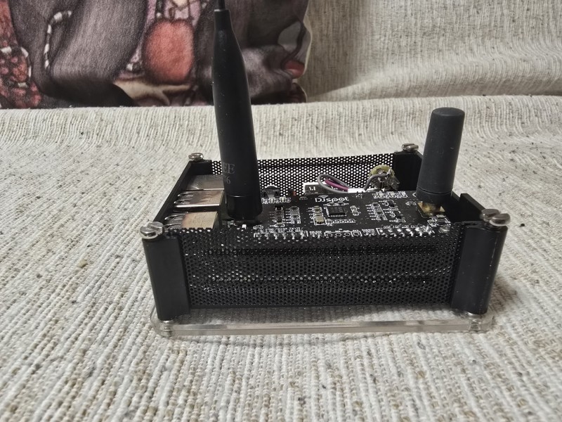 Raspberry Pi 3 Model B+ sa DJ spot