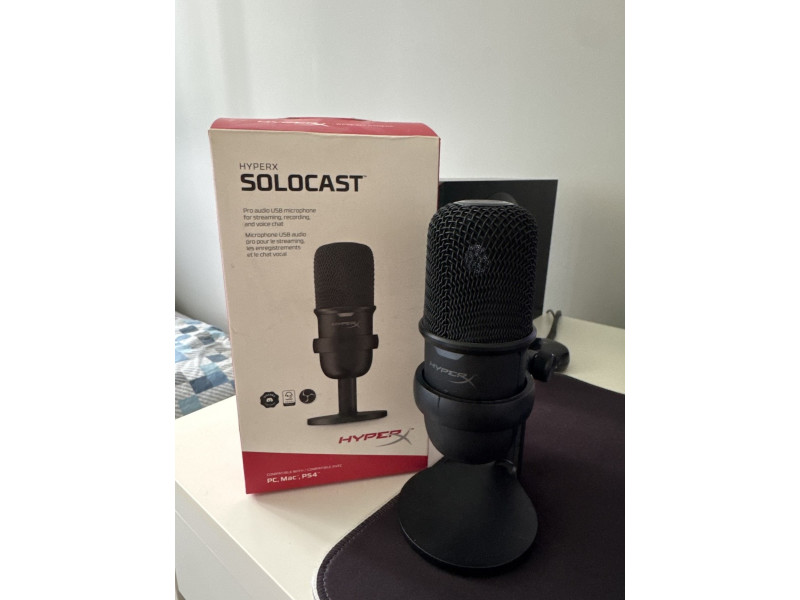*Mikofon HyperX Solocast Standalone*