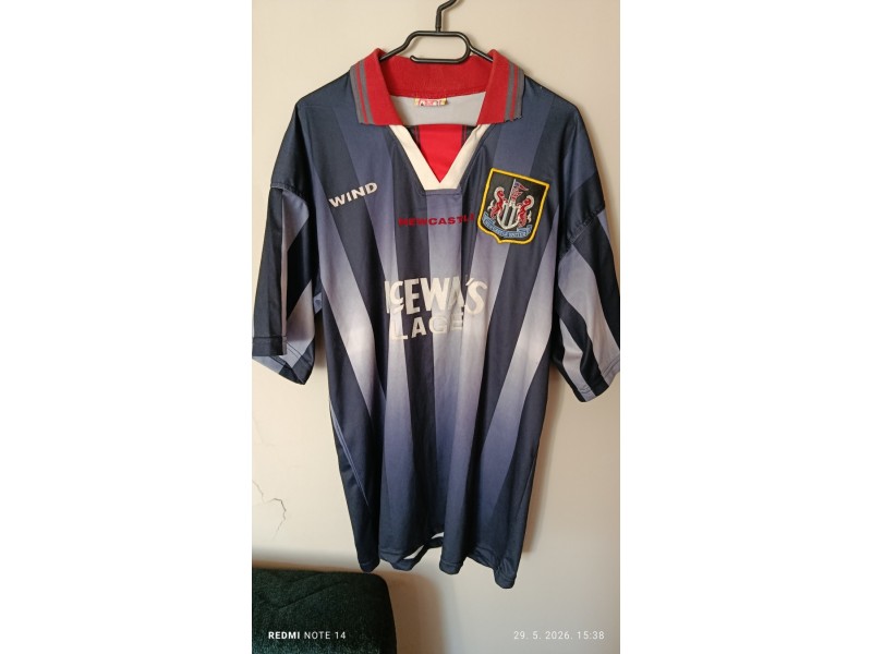 FC Njukasl retro dres iz 90tih