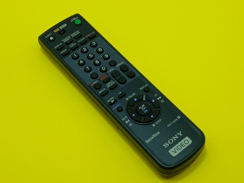 Sony RMT-V221E - Daljinski za Video Rekorder i TV