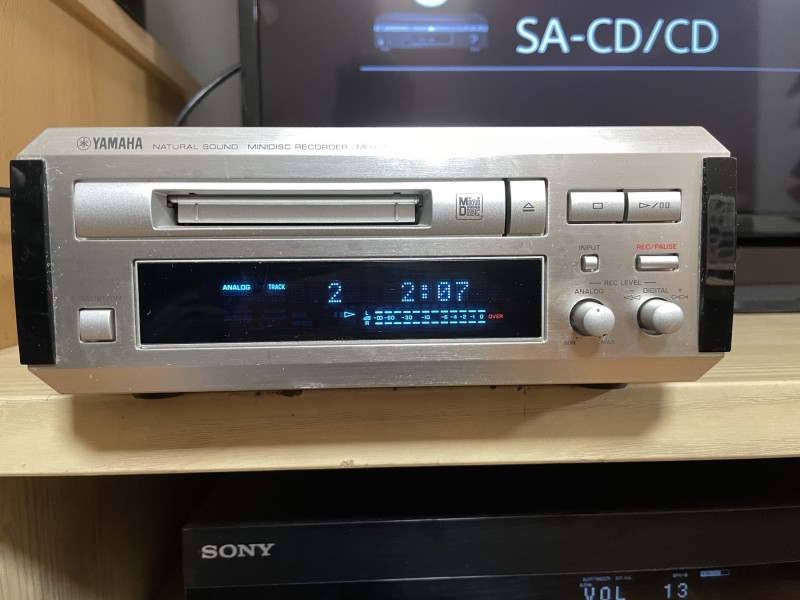 Yamaha Natural Sound MiniDisc Recorder MDX-E100