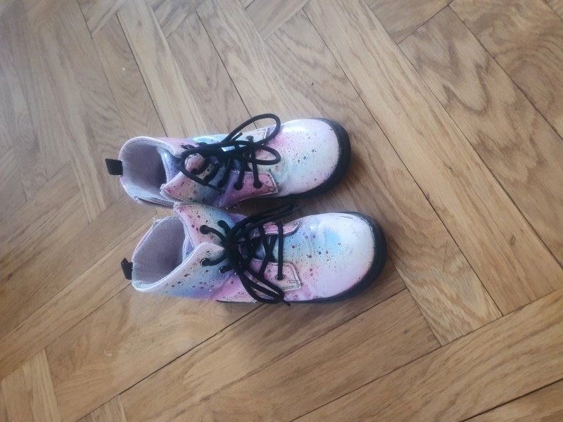 Cipele CCC broj 32