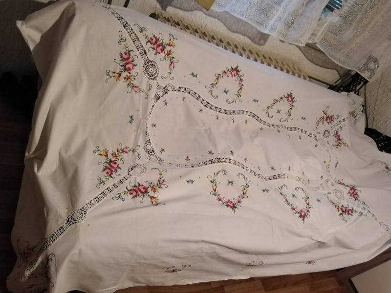 Akcija -Stolnjak vez i čipka 250x164