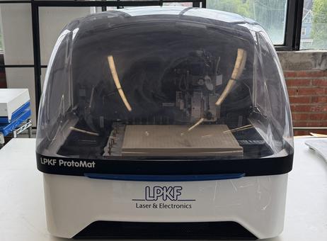 Mašina za bušenje i glodanje LPKF ProtoMat S104 (complete prototyping line)