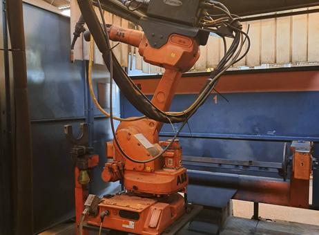 Робот за заваривање ABB FRONIUS TRANSPLUS SYNERGIC 4000
