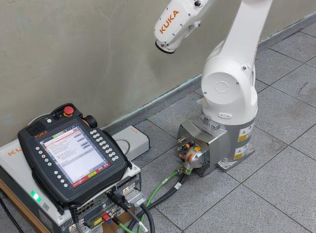 Индустријски робот KUKA KR 10 R1100-2 НОВ