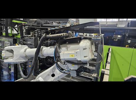 ABB IRB 2600 antropomorfni robot sa 6 osovina je instaliran na ENGEL DUO od 1700 tona
