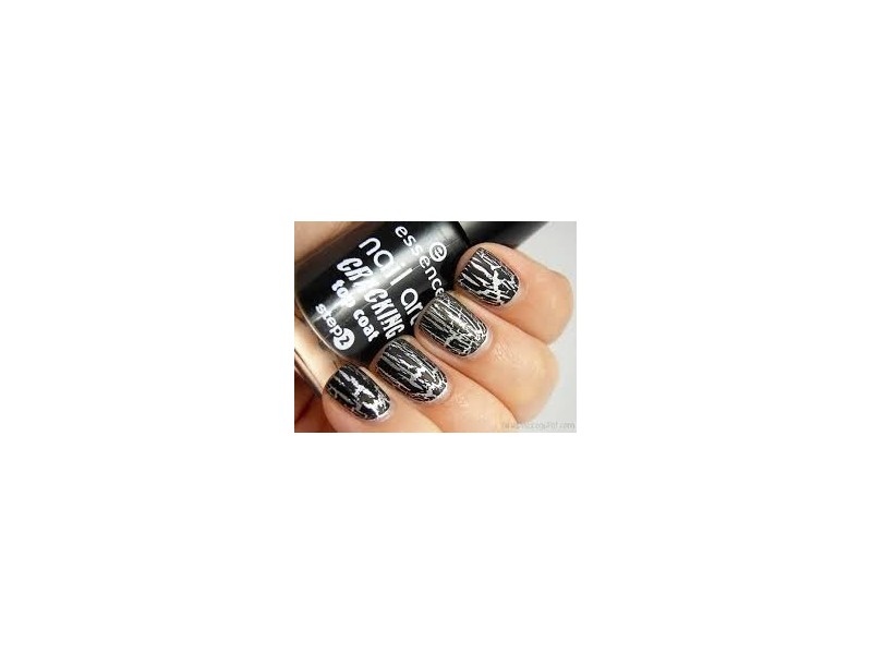 ESSENCE CRACKING MAGIC NAIL
