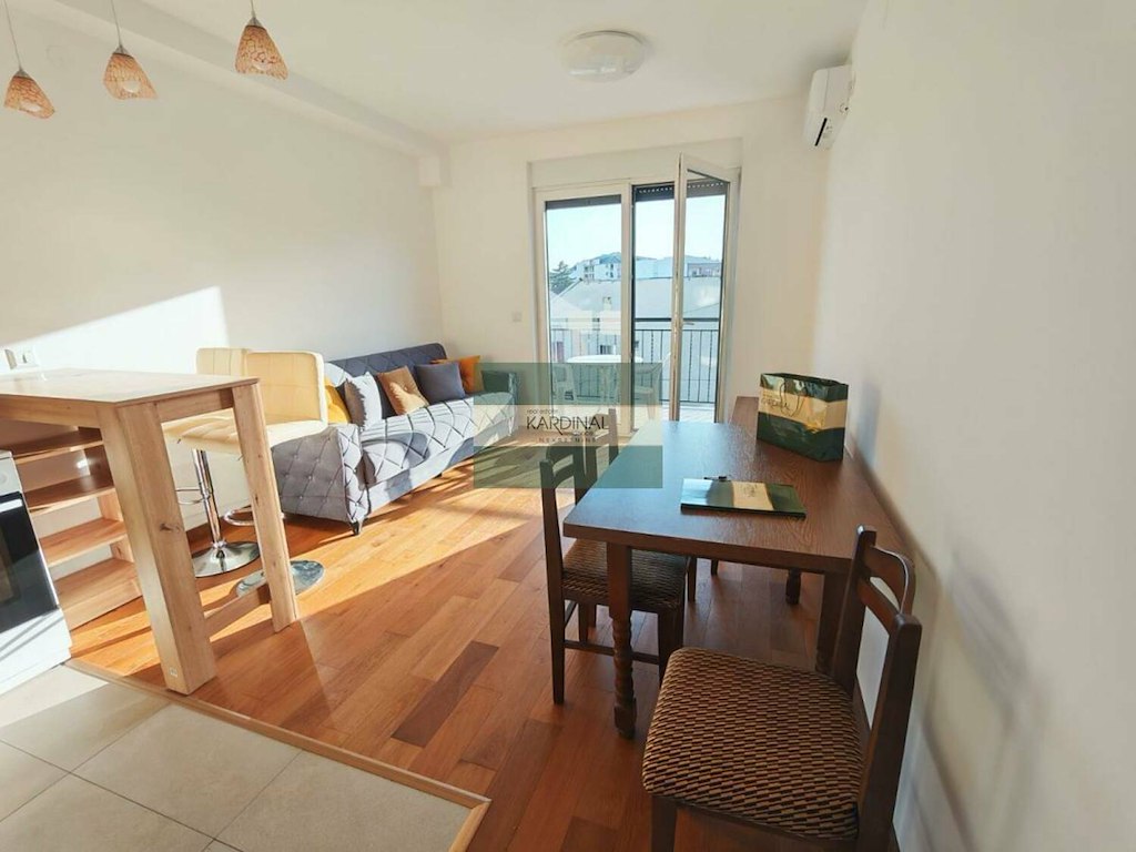 Jednoiposoban stan, Kragujevac | Izdavanje · 42m² · 380€