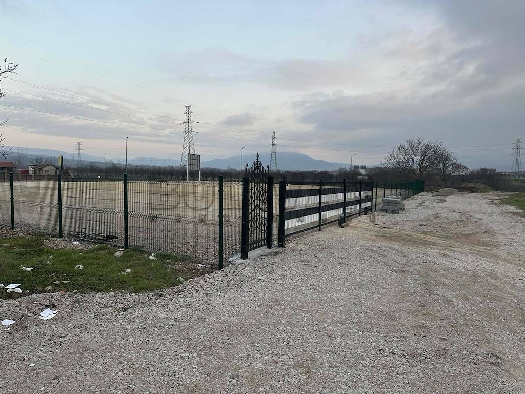 Plac, Niš - Donji Matejevac 1 | Izdavanje · 3000m² · 800€