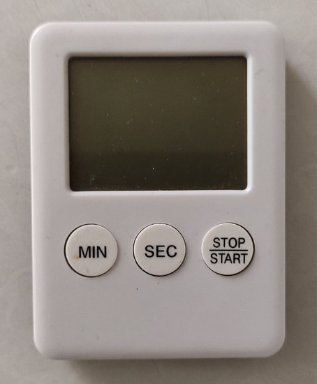 Digitalni tajmer sa magnetom