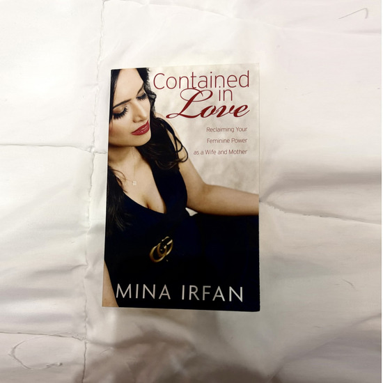 284. Knjiga Contained in Love - Mina Irfan