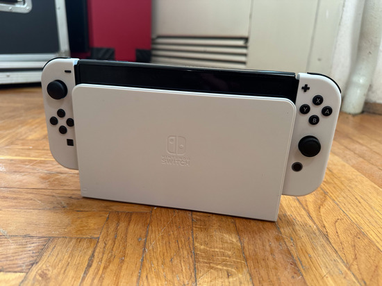 Nintendo Switch dock v2