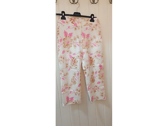 Letnje cvetne pantalone vel.38